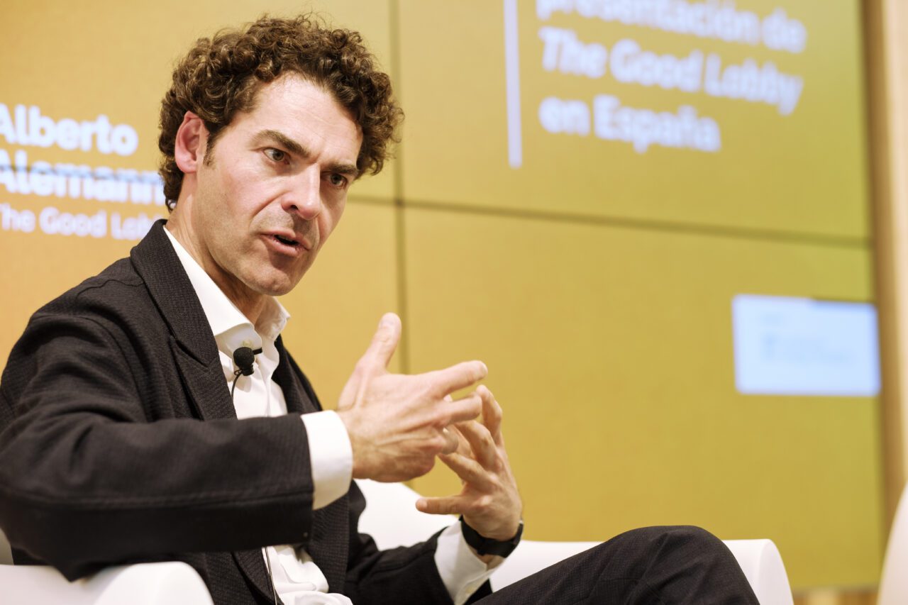 Alberto Alemanno: «Debemos alimentar una nueva rutina democrática más ...